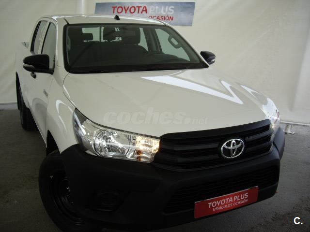 TOYOTA Hilux 2.4 D4D Cabina Doble GX 4x4 4p. con 8402 kms en Sevilla - totocoches.com