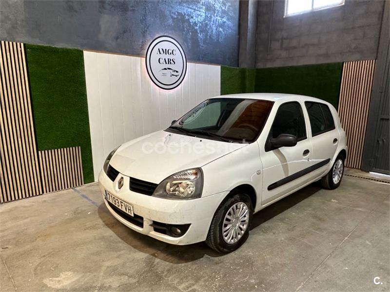 RENAULT Clio Campus (2007) - 2200 € en Sevilla | Coches.net