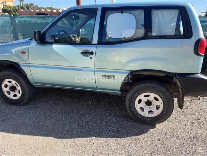 NISSAN 2.4I LX SWB (1995) - 3.800 € en Almería | Coches.net