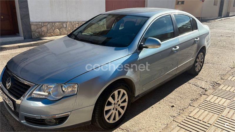 VOLKSWAGEN Passat (2005) - 3.200 € en Huesca | Coches.net