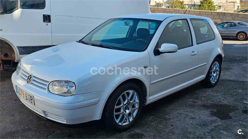VOLKSWAGEN Golf (2002) - 2.500 € en Sta. C. Tenerife | Coches.net