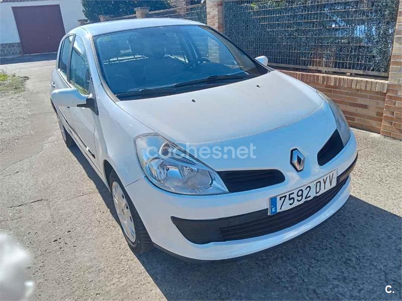RENAULT Clio (2006) - 2.999 € en Badajoz | Coches.net