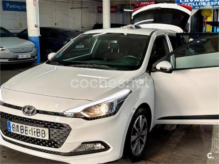 HYUNDAI 1.2 MPI Elegant Nav (2017) - 9.800 € en Madrid | Coches.net