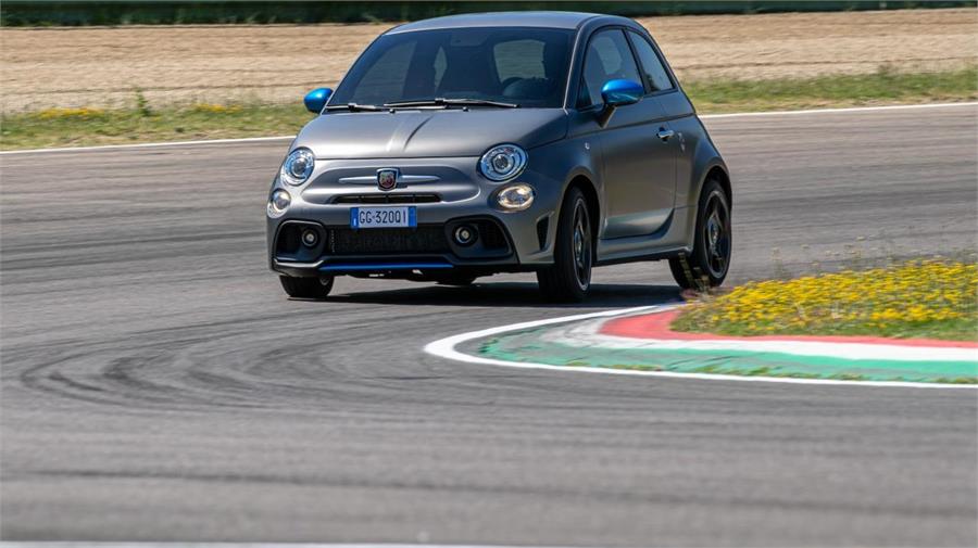 Abarth F595: homenaje al ADN de los fórmula | Noticias coches.net