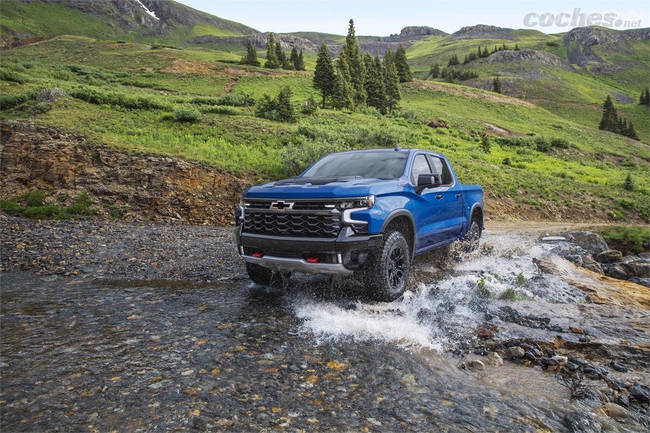 El Chevrolet Silverado ZR2 llega para combatir a la Ford F-150 Raptor ...