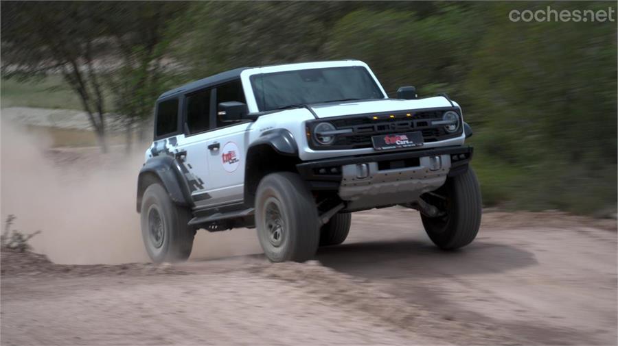 Volando en Les Comes con un Ford Bronco Raptor | Noticias coches.net
