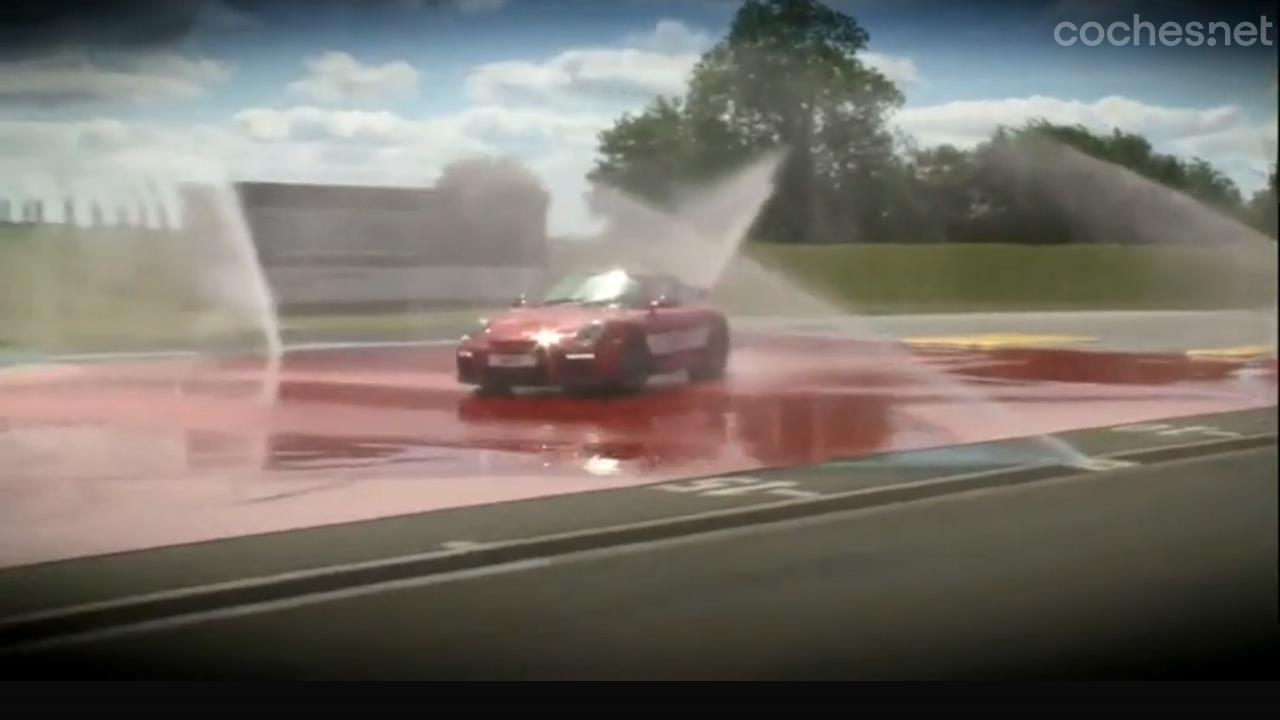 Pista Kick Plate de Porsche: Control sobre pista deslizante | Noticias ...