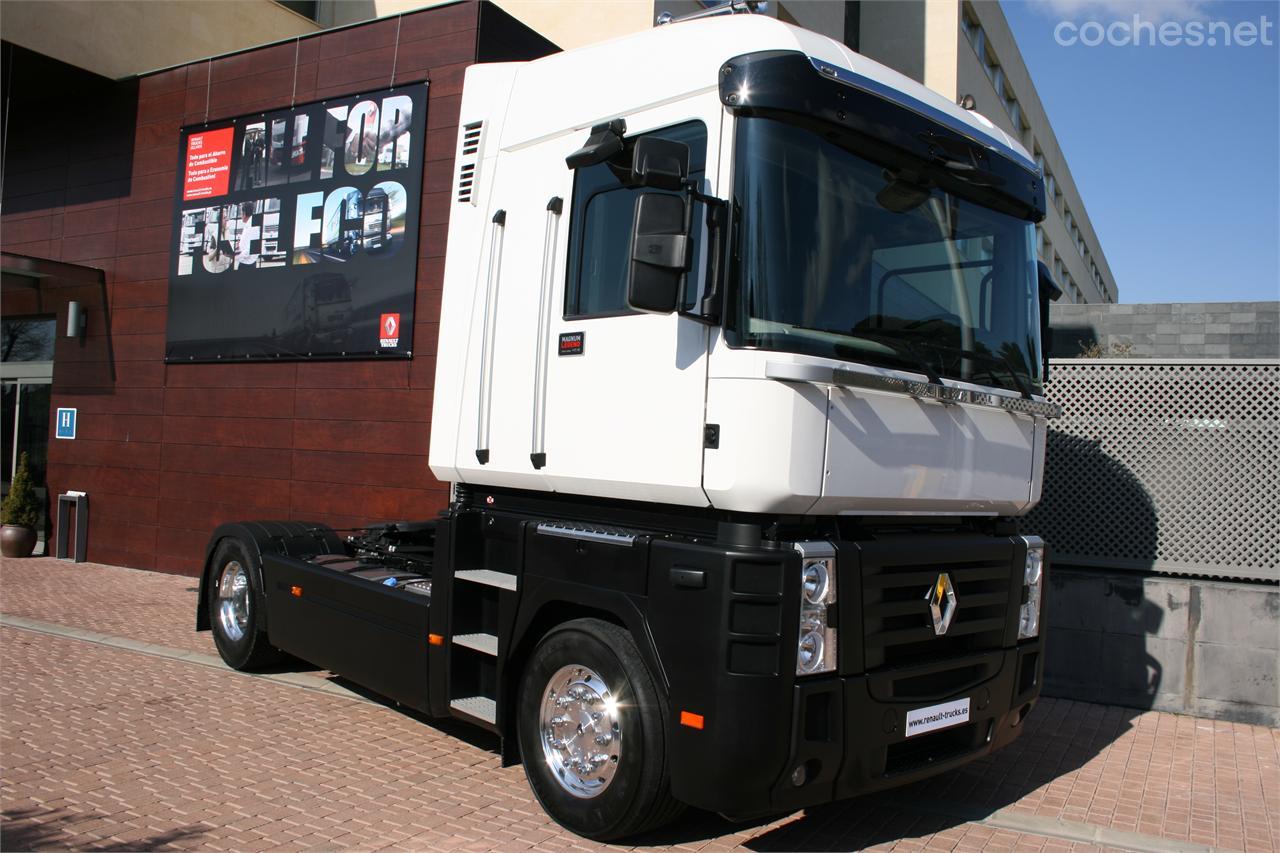 Renault Magnum Legend