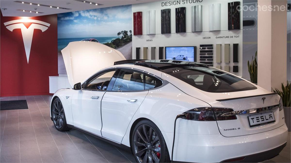 Tesla: ¿Cómo son sus tiendas? | Noticias coches.net