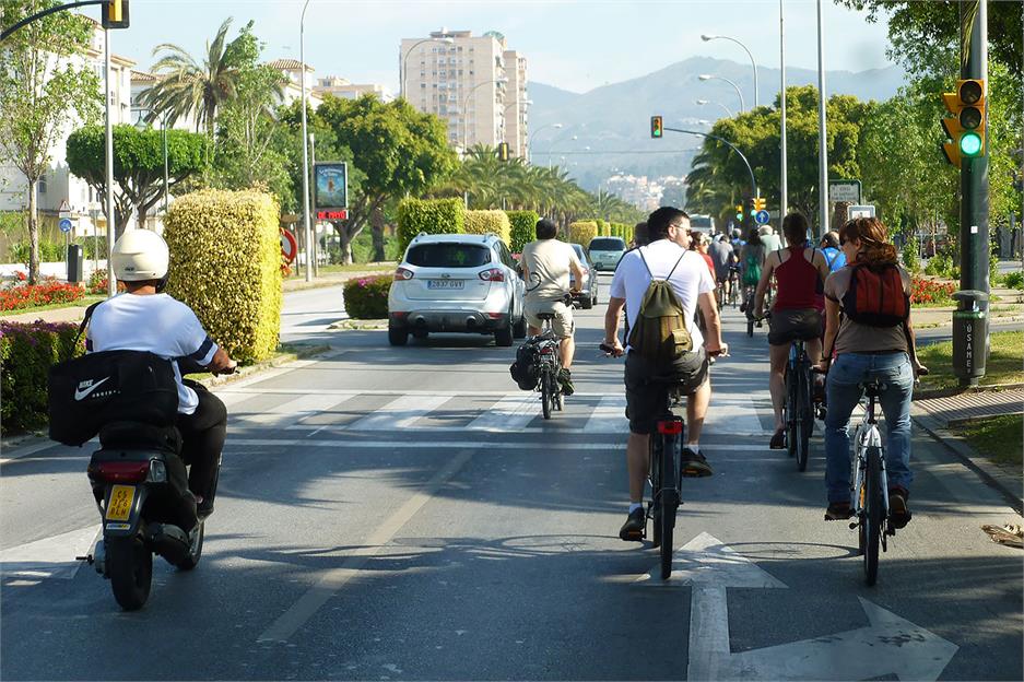 Conductores Y Ciclistas Juntos En El Asfalto Actualidad 2015 Noticias