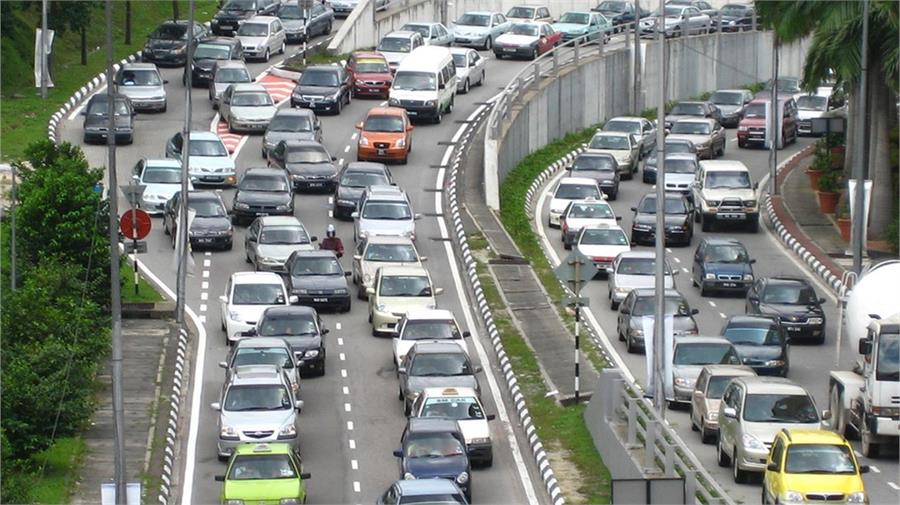 Cómo actuar ante un atasco | Noticias coches.net