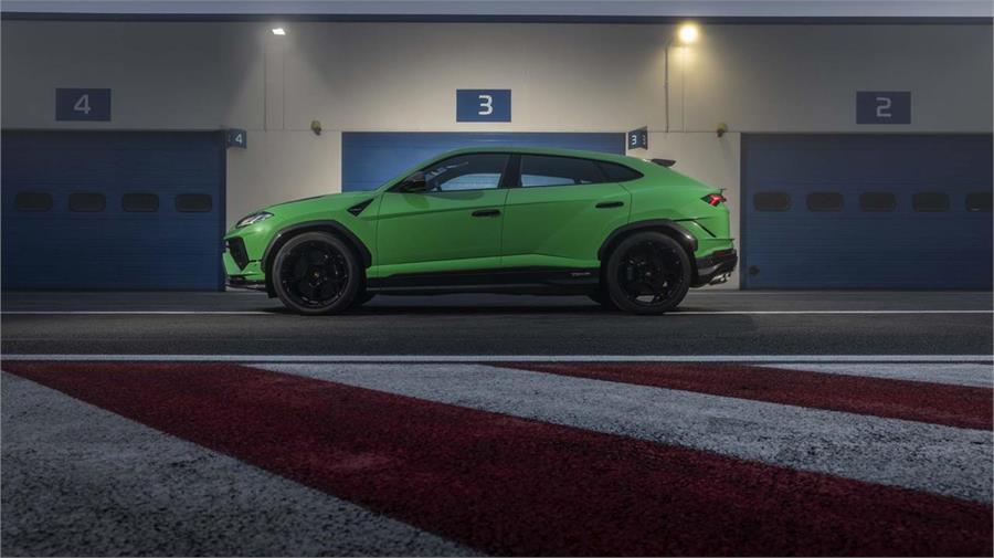 Lamborghini Urus Performante con 666 CV, prueba a fondo en circuito de ...