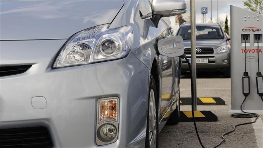 Toyota Prius PHV: El híbrido de los híbridos | Noticias coches.net