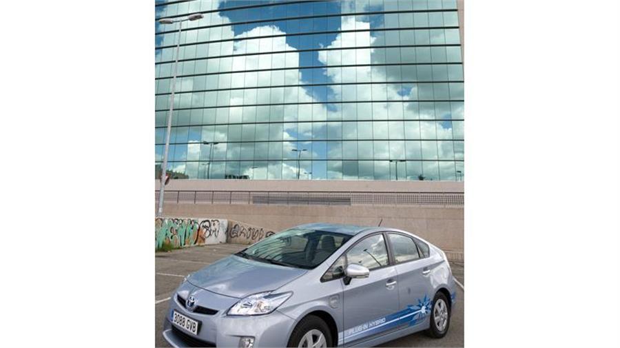 Toyota Prius PHV: El híbrido de los híbridos | Noticias coches.net
