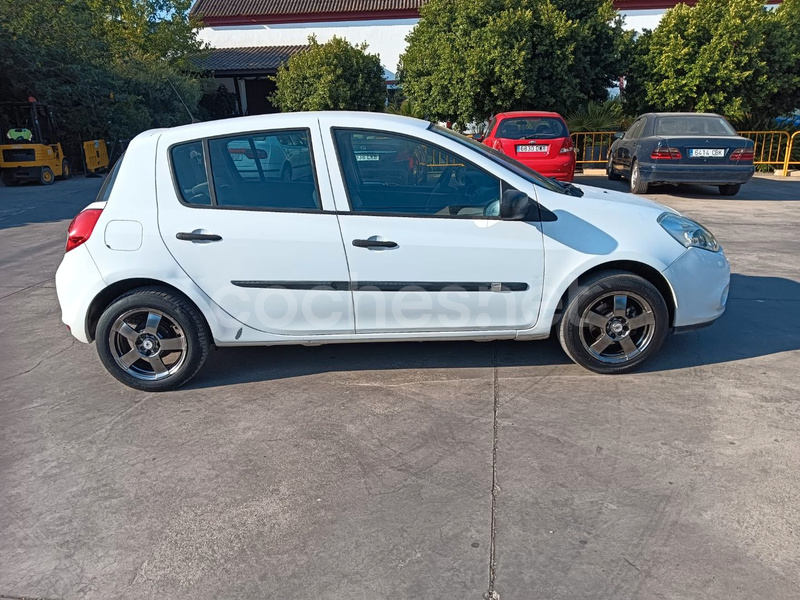 RENAULT Clio (2010) - 5.390 € en Sevilla | Coches.net
