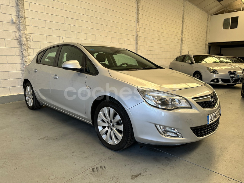 OPEL Astra (2010) - 5.999 € en Zaragoza | Coches.net