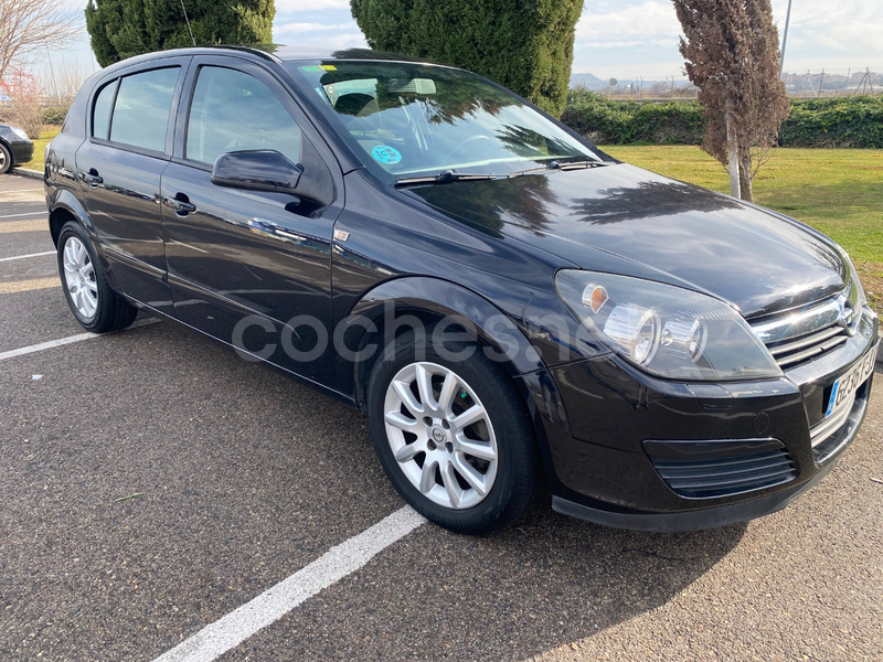 OPEL Astra (2006) - 1.800 € en Málaga | Coches.net