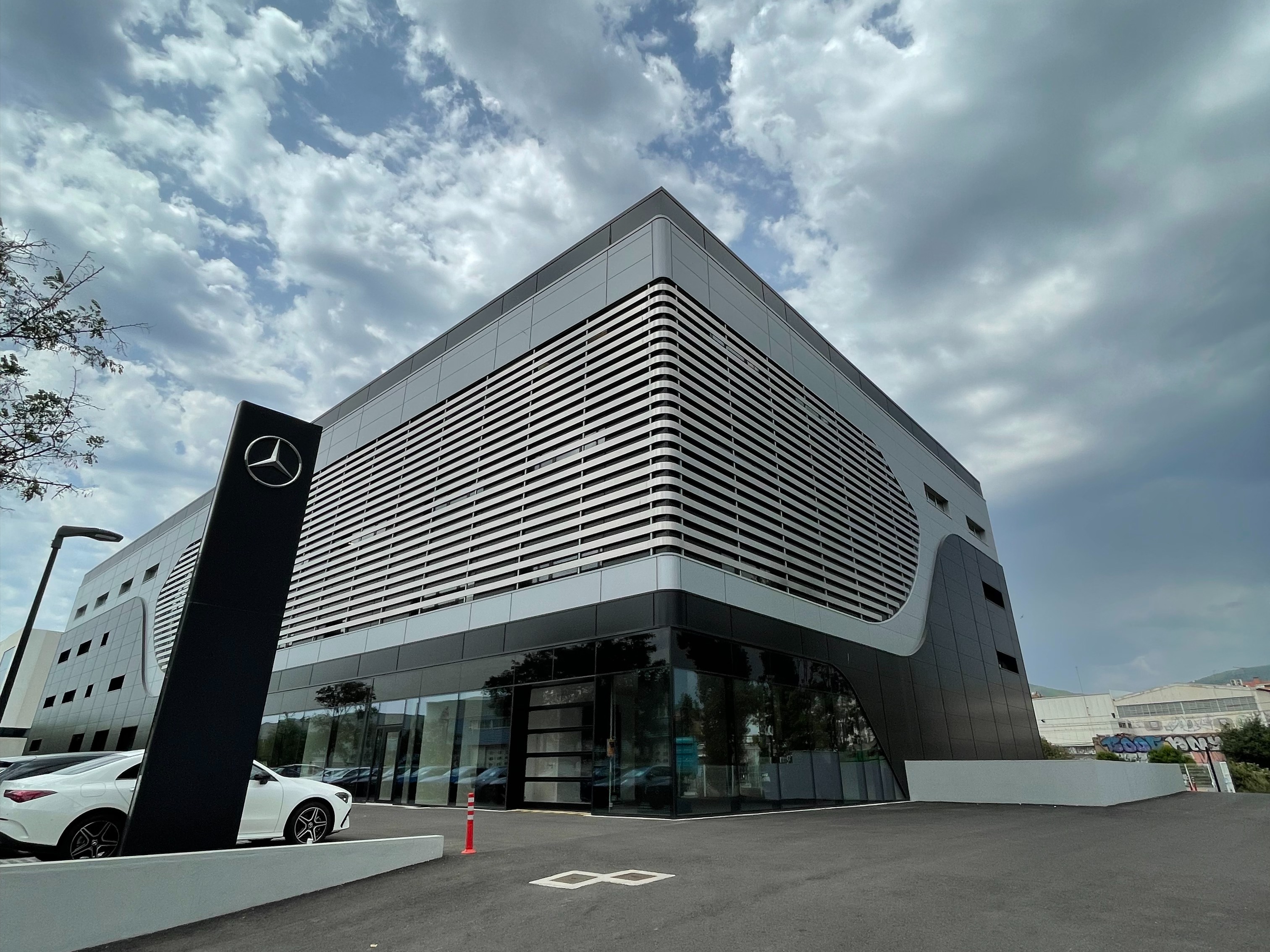 LG Barcelona Teléfono, Dirección, Horarios y más información | Coches.net